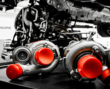 Mercedes AMG GT Tuning mit Felgen und Auspuffanlage